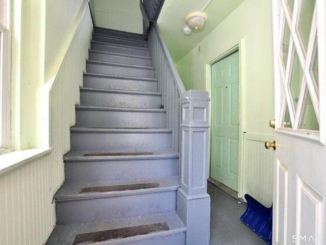 house with 6 bedroom, Meriden CT ES104114108