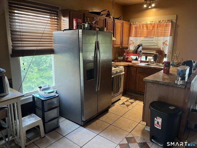 house with 6 bedroom, Meriden CT ES105113559