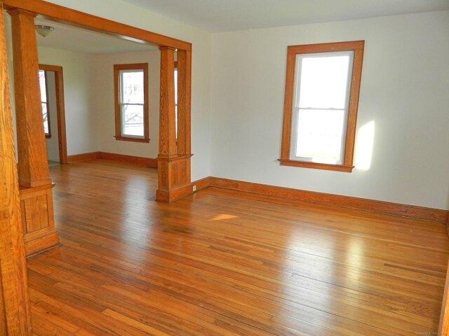 house with 6 bedroom, Meriden CT ES105144509