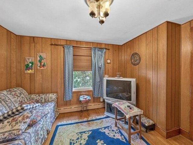 house with 6 bedroom, Methuen MA ES105115498