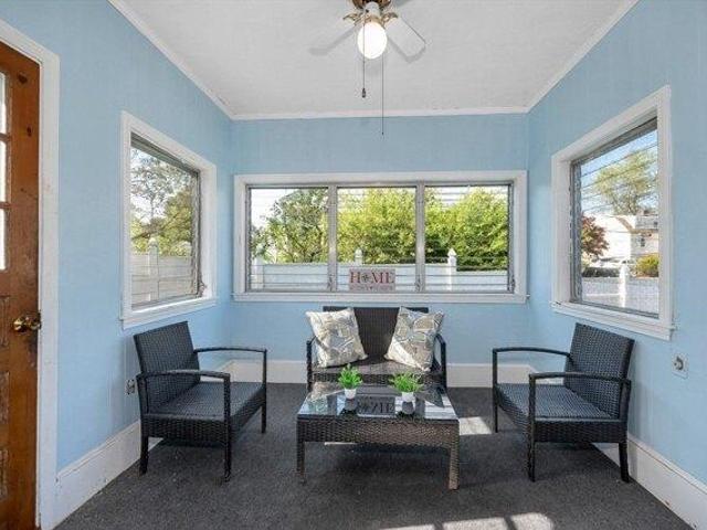 house with 6 bedroom, Methuen MA ES103128143