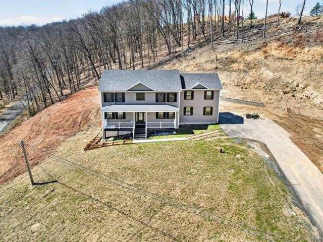 house with 6 bedroom, Middletown NY DLS102281784