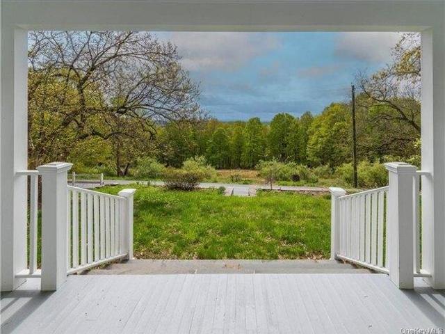 house with 6 bedroom, Middletown NY ES105204476