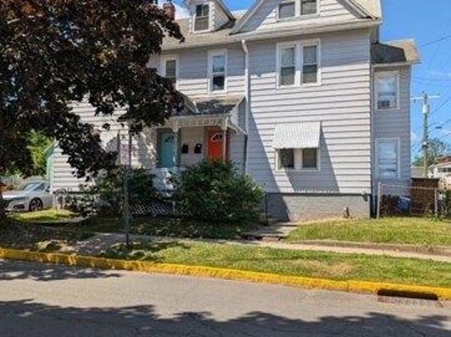 house with 6 bedroom, Middletown CT DS104113201