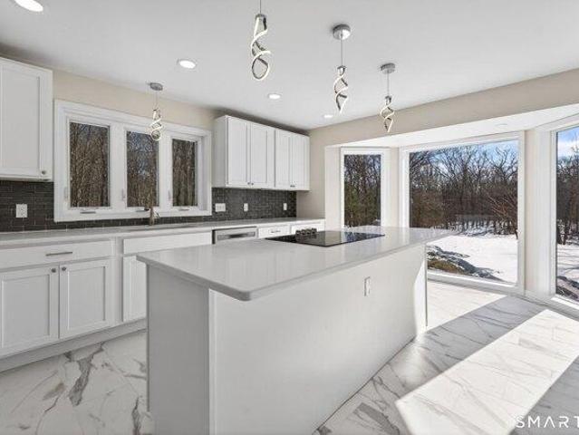 house with 6 bedroom, Middletown CT DS103163394