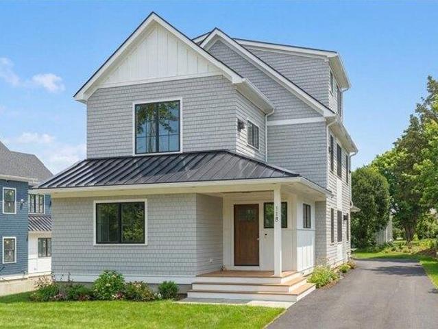 house with 6 bedroom, Middletown RI ES104833591