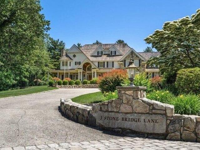 house with 6 bedroom, Milton MA ES104649544