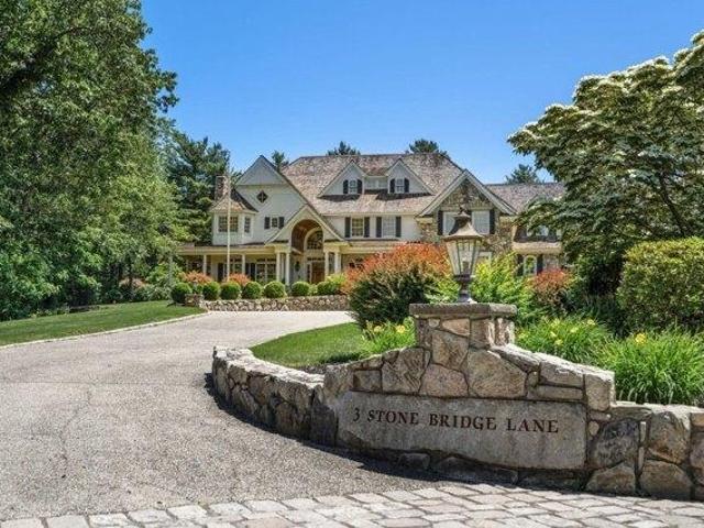 house with 6 bedroom, Milton MA ES105476434