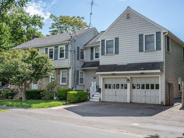 house with 6 bedroom, Milton MA ES105387578