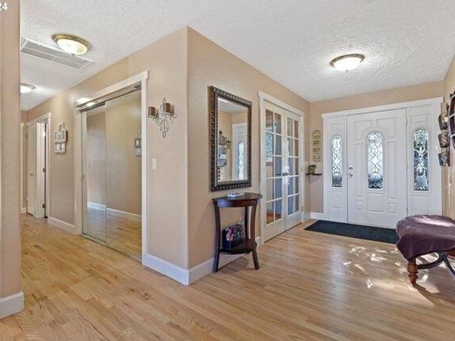 house with 6 bedroom, Milwaukie OR ES103501393