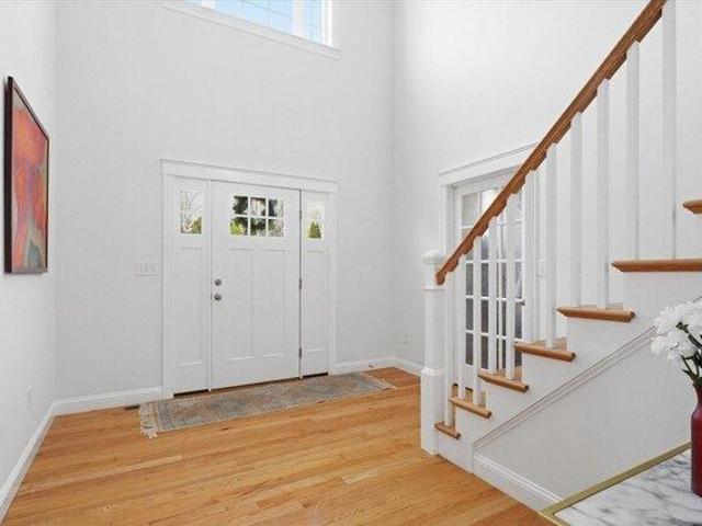house with 6 bedroom, Milford MA ES104835401