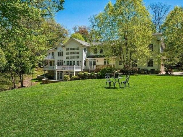 house with 6 bedroom, Millburn NJ ES105172265