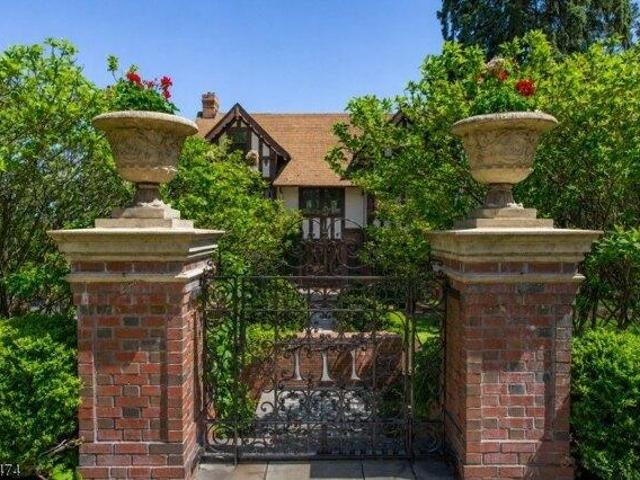 house with 6 bedroom, Montclair NJ ES104607371