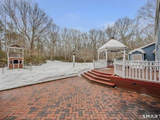 house with 6 bedroom, Montville CT ES104265099
