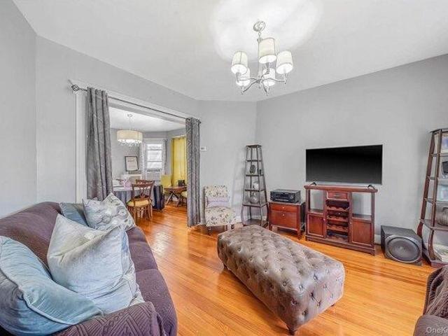 house with 6 bedroom, Mount Vernon NY ES105204378