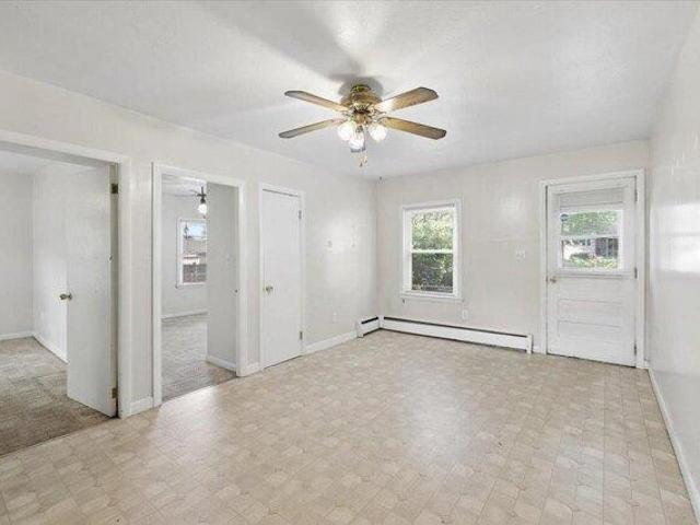 house with 6 bedroom, Nashua NH ES104811628
