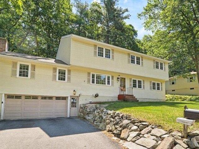 house with 6 bedroom, Nashua NH ES104853635
