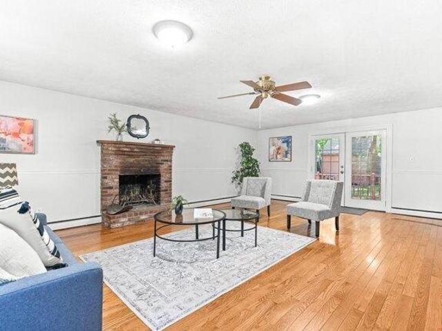house with 6 bedroom, Nashua NH ES104946530