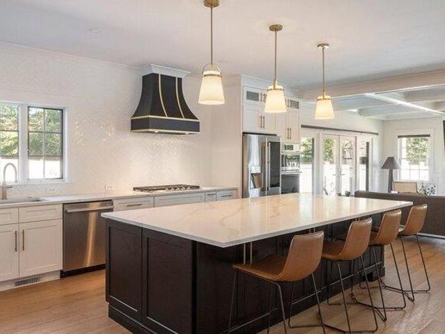 house with 6 bedroom, Natick MA ES105418567