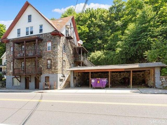 house with 6 bedroom, Naugatuck CT ES104479703