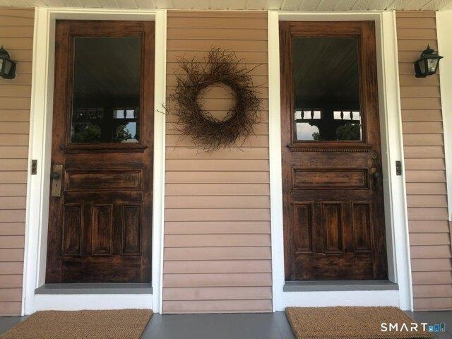 house with 6 bedroom, Naugatuck CT ES105173163