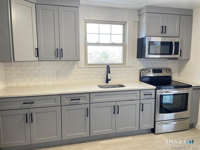 house with 6 bedroom, Naugatuck CT ES105202466