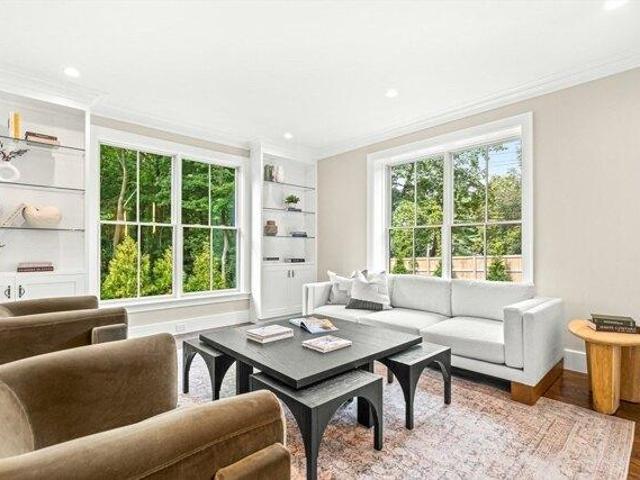 house with 6 bedroom, Needham MA ES104542102