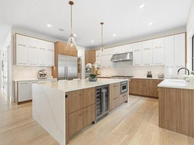 house with 6 bedroom, Needham MA ES104650107
