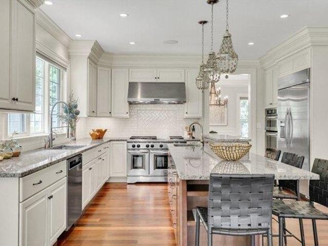 house with 6 bedroom, Needham MA ES105095602