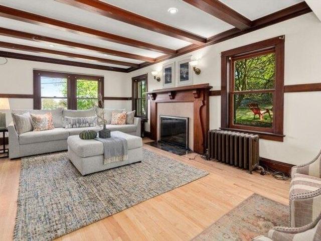 house with 6 bedroom, Newton MA DS102448022
