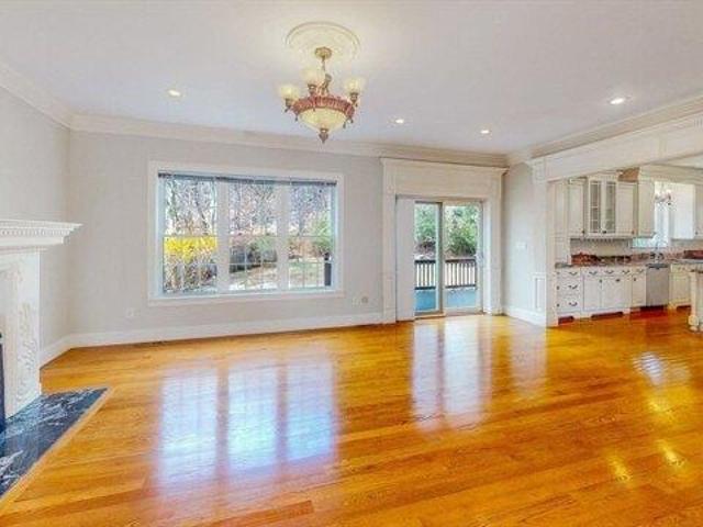 house with 6 bedroom, Newton MA ES102960084