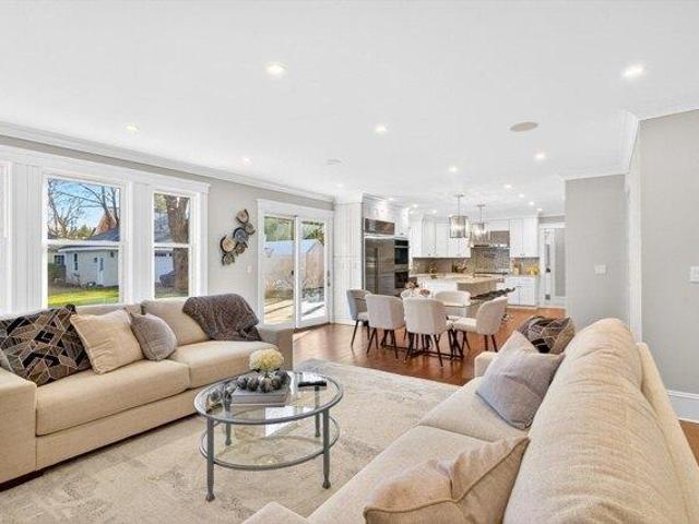 house with 6 bedroom, Newton MA ES103495109