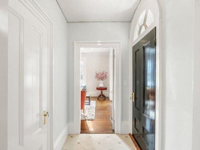 house with 6 bedroom, Newton MA ES103222748