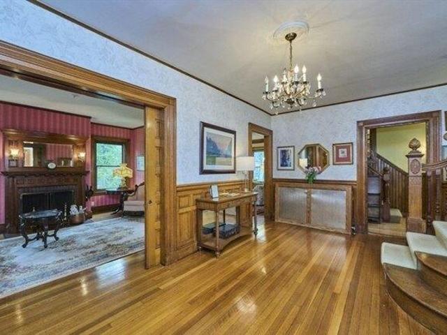 house with 6 bedroom, Newton MA ES103223171