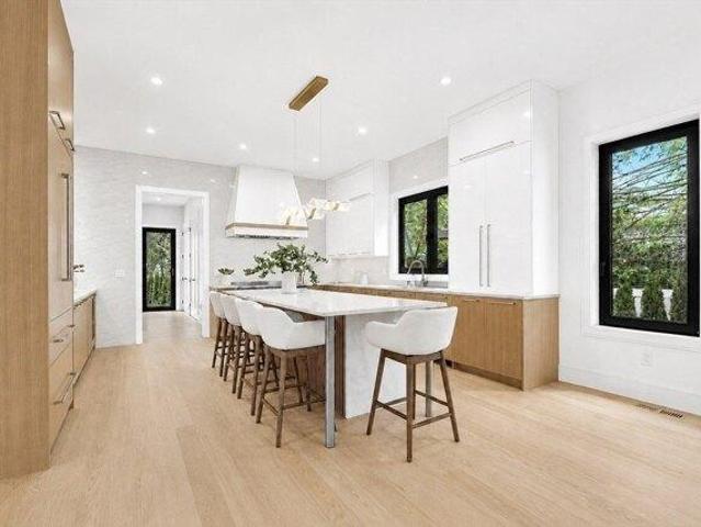house with 6 bedroom, Newton MA ES104849918