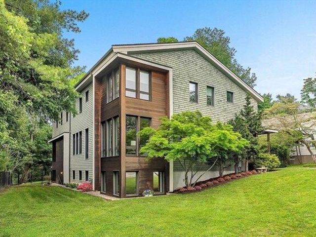 house with 6 bedroom, Newton MA ES104850216