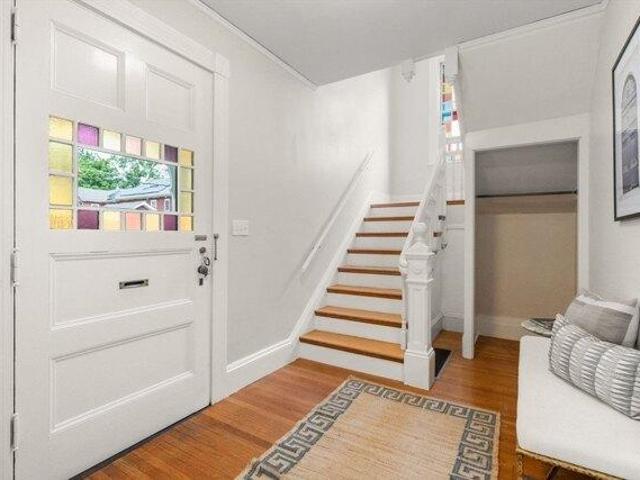 house with 6 bedroom, Newton MA ES104852139