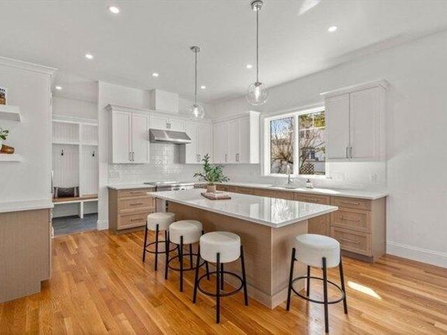 house with 6 bedroom, Newton MA ES104870357