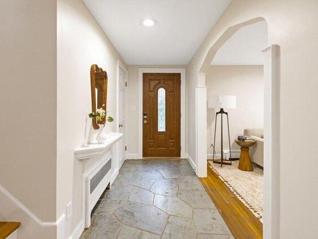 house with 6 bedroom, Newton MA ES104044239