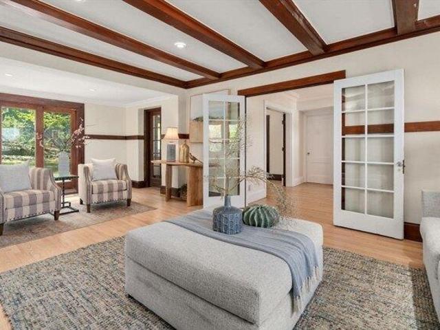 house with 6 bedroom, Newton MA ES105081289