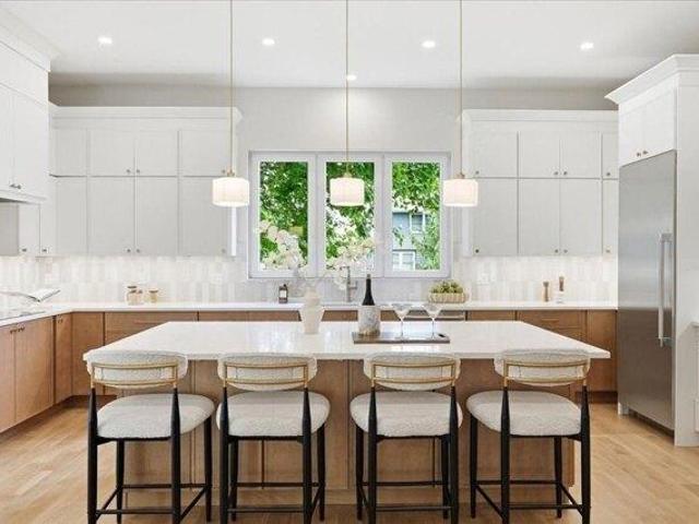 house with 6 bedroom, Newton MA ES105159800