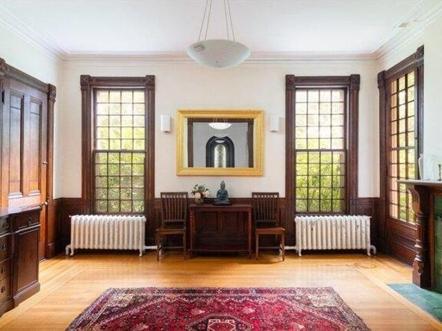 house with 6 bedroom, Newton MA ES105228991