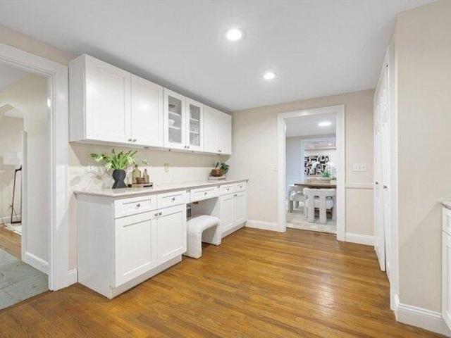 house with 6 bedroom, Newton MA ES105239806