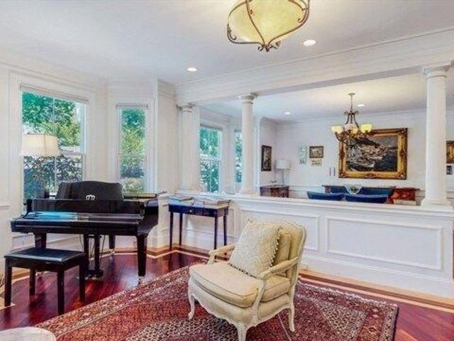 house with 6 bedroom, Newton MA ES105257307