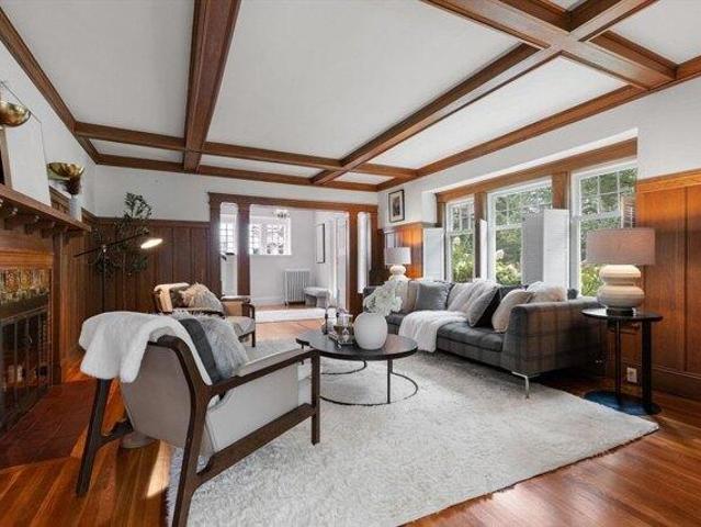 house with 6 bedroom, Newton MA ES105258931