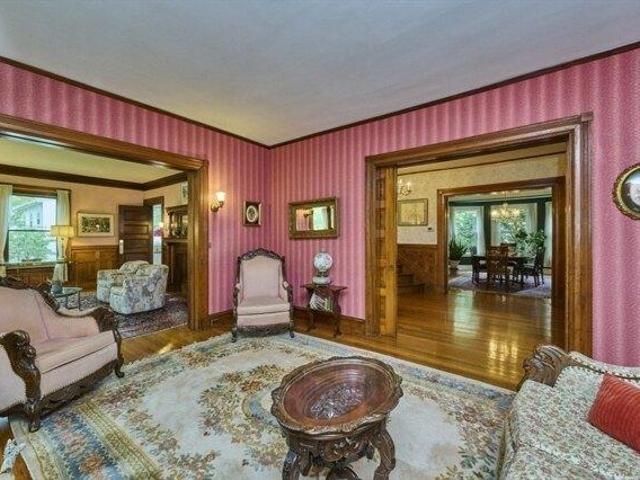 house with 6 bedroom, Newton MA ES105279240