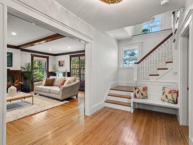 house with 6 bedroom, Newton MA ES105365711