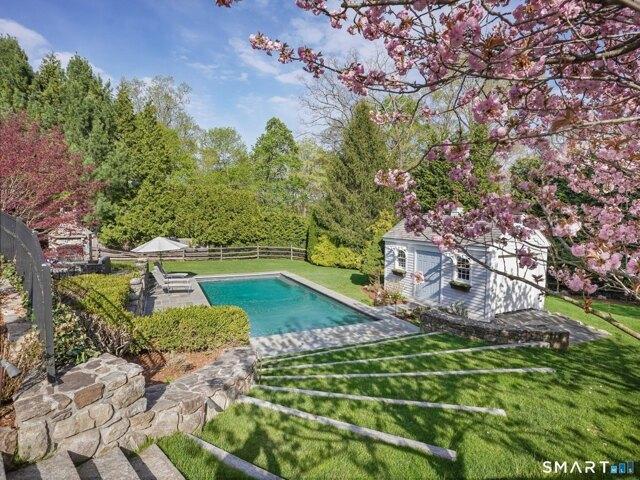house with 6 bedroom, New Canaan CT ES104544071