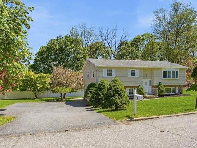 house with 6 bedroom, New City NY DLS102281916