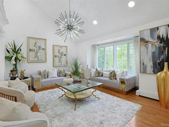 house with 6 bedroom, New City NY ES105191745